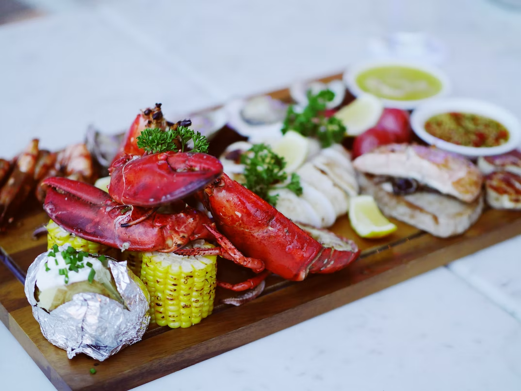 How to Order the Perfect Seafood Platter for Your Next Party - TrendyPort